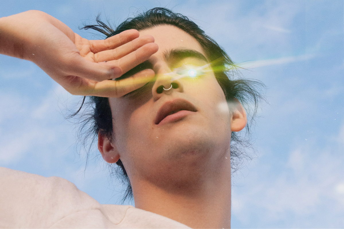 Laser eye meme: how to create the effect using Picsart